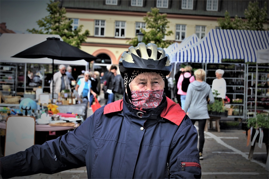 Anna-Lisa, 88 år, på torgdag: ”Drygt att bara gå hemma hela tiden ...